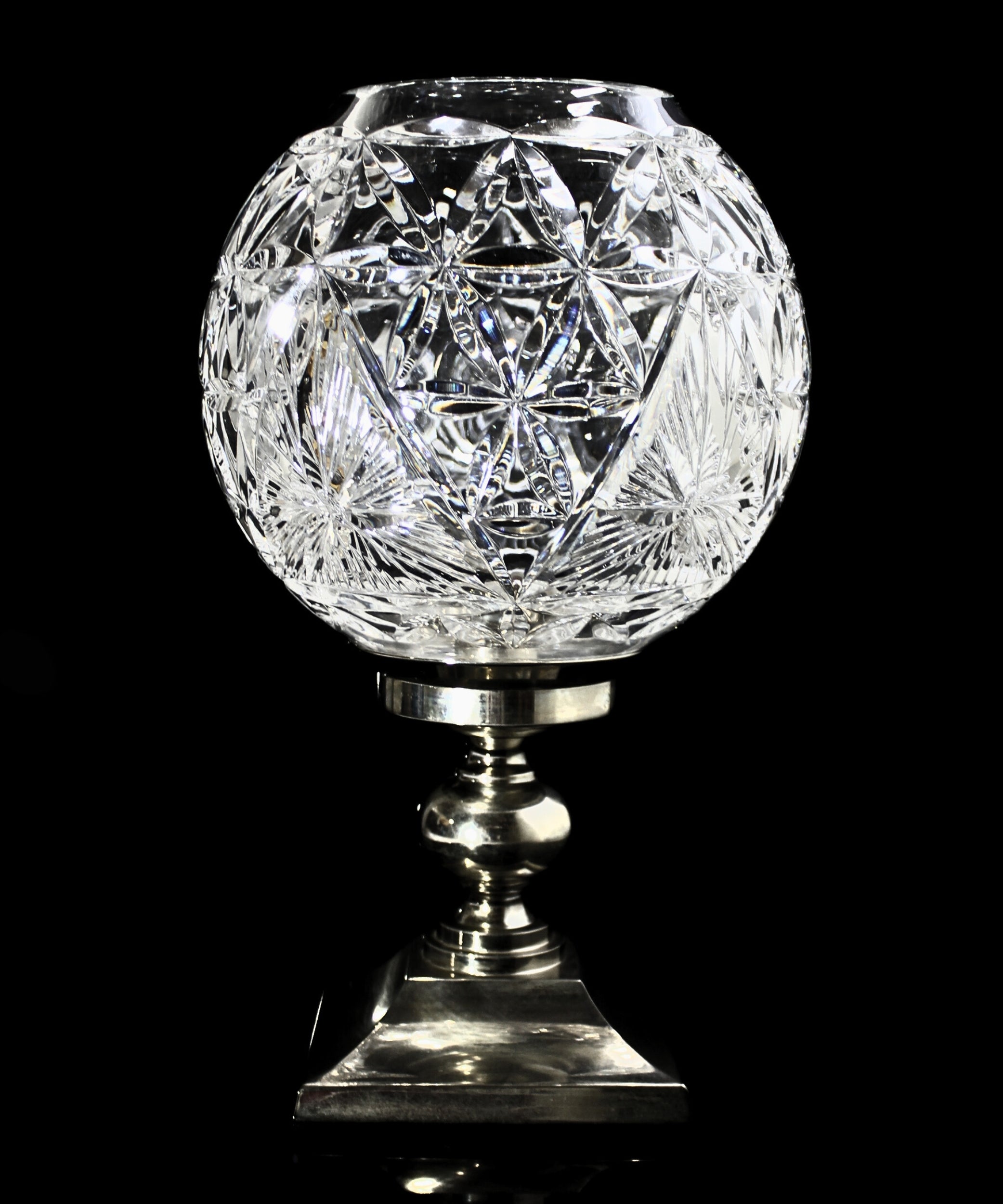 Waterford Crystal: Table Accessories Hurricane Lamp & Metal Base, 10"